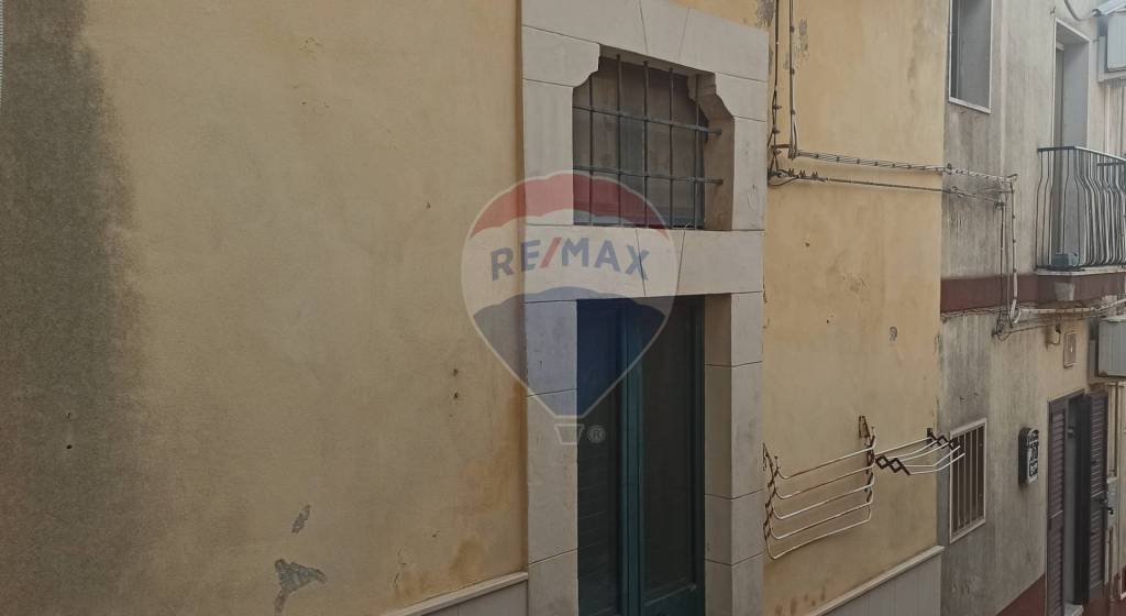 Casa Indipendente in vendita a Chiaramonte Gulfi via Castello, 20