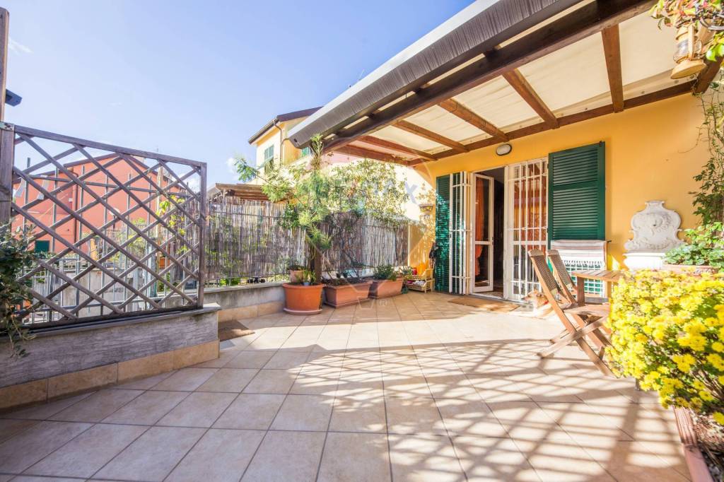 Casa Indipendente in vendita ad Arenzano via sandro pertini, 56