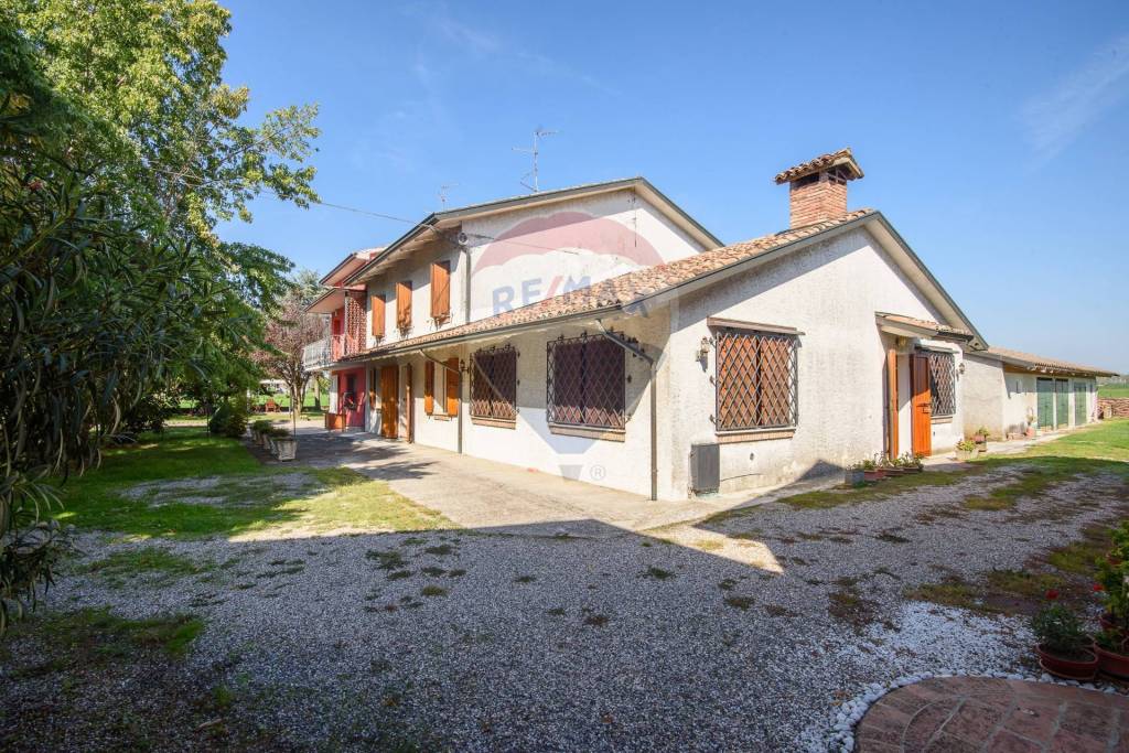 Casa Indipendente in vendita a Boretto via f.lli Manfredi, 23