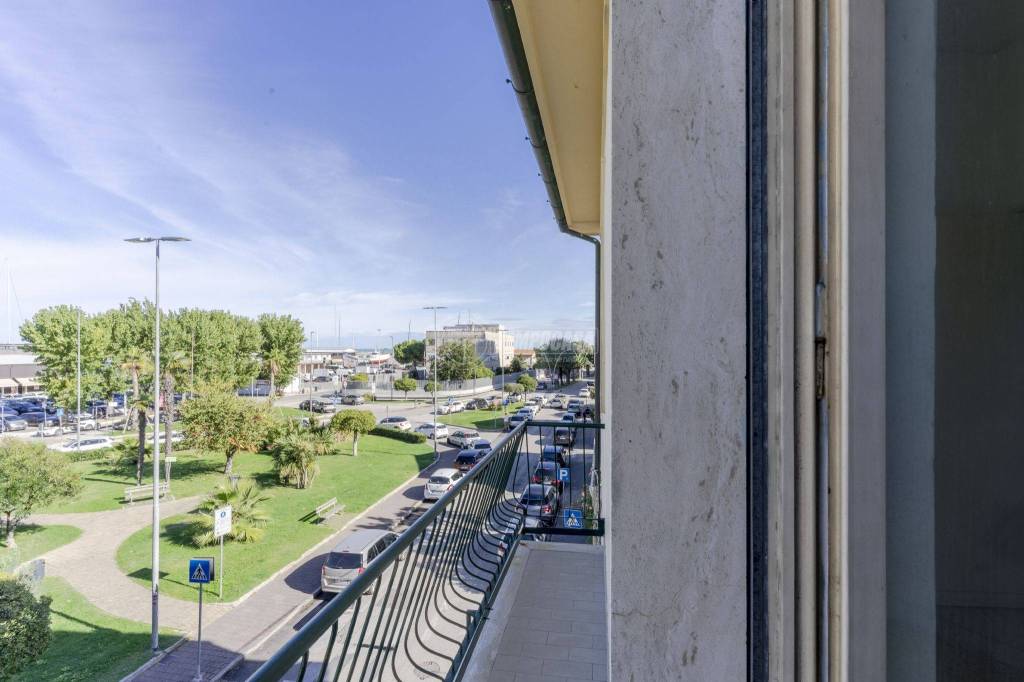 Appartamento in vendita a Civitanova Marche via Santorre di Santarosa 3