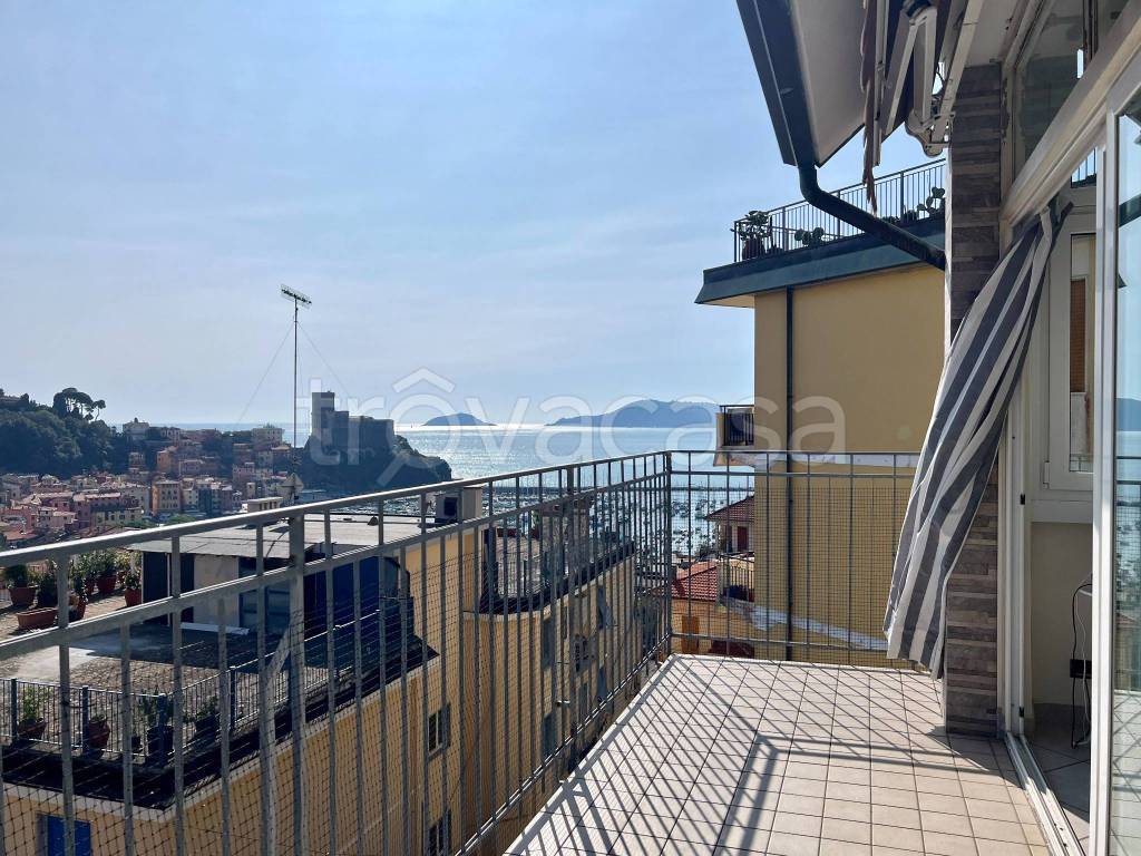 Appartamento in vendita a Lerici via Generale Ferrari