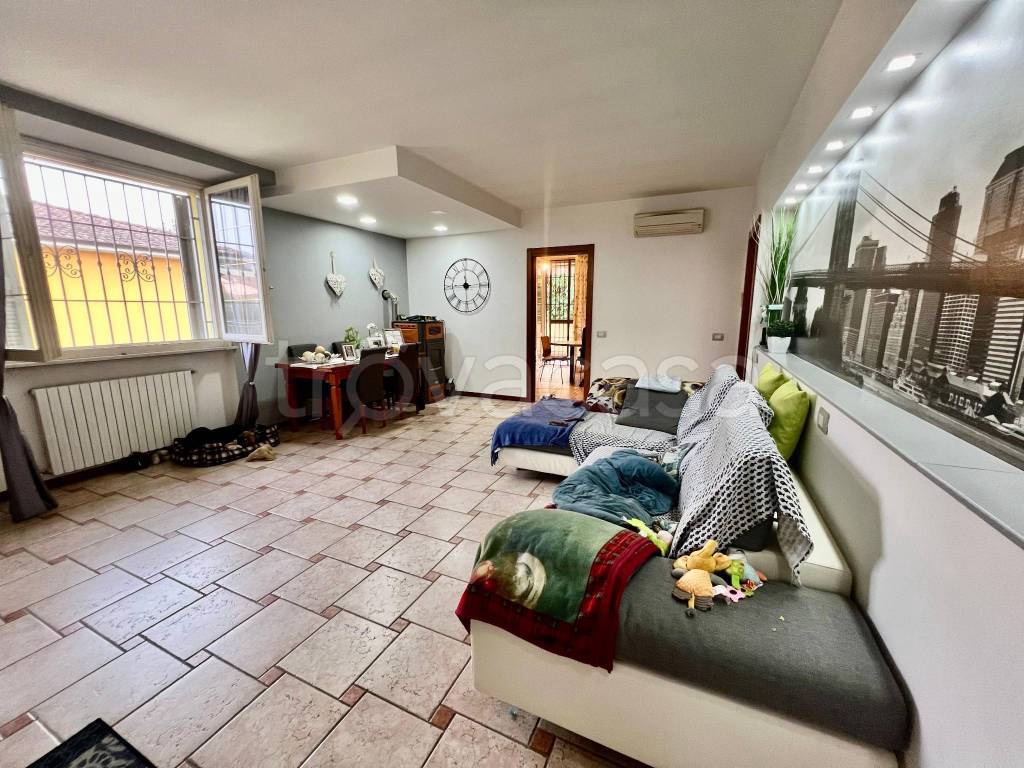 Villa Bifamiliare in vendita a Gragnano Trebbiense via Madre Teresa di Calcutta