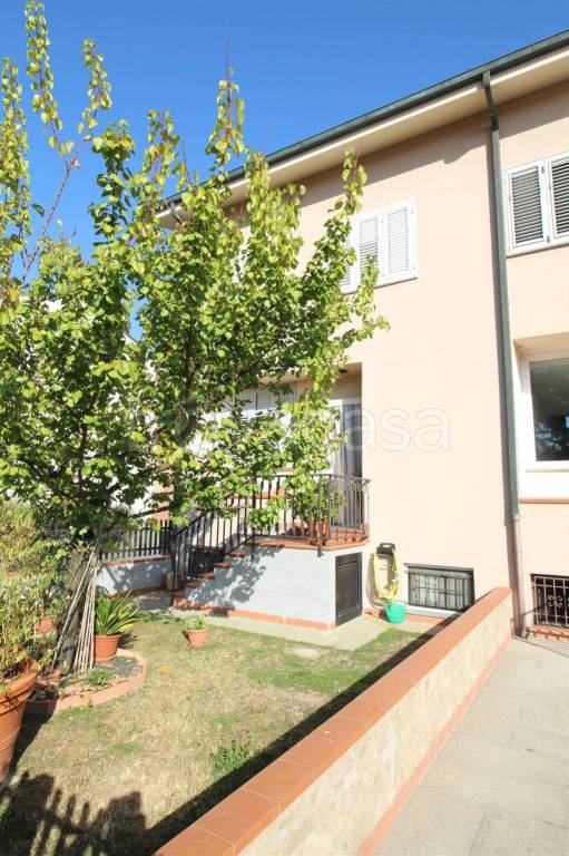 Villa a Schiera in vendita a Capannori piazza Aldo Moro