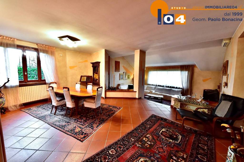 Villa in vendita a Barlassina via Silvio Pellico, 16