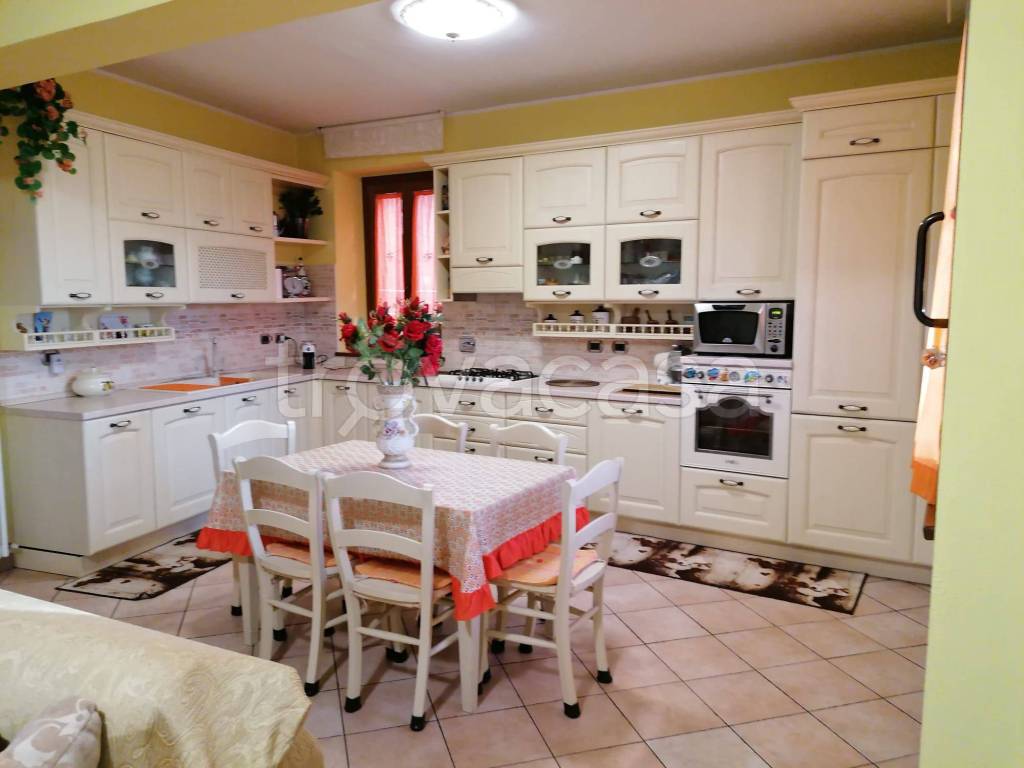 Villa a Schiera in in vendita da privato a Casina via Montale di Sopra, 3