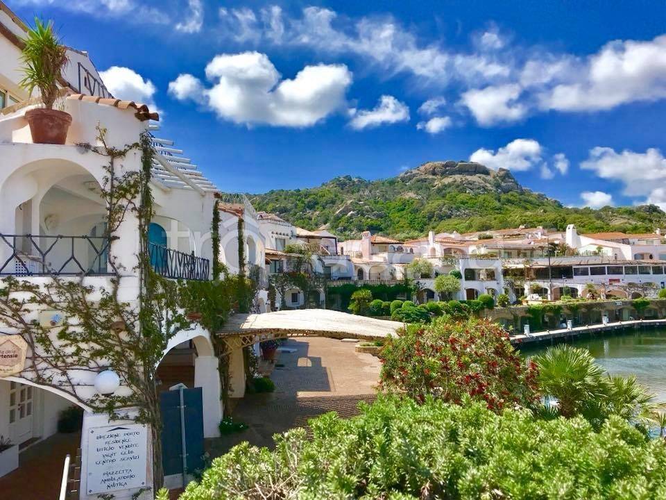 Appartamento in vendita ad Arzachena località Poltu Quatu