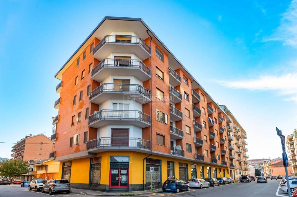 Appartamento in vendita a Chivasso via momo