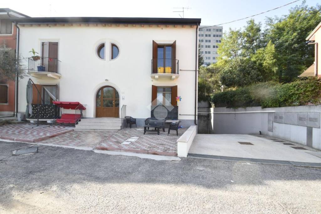 Appartamento in vendita a Bussolengo via Molini