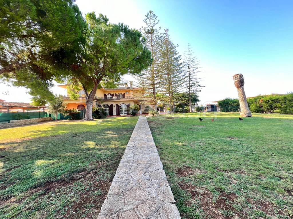 Villa in vendita a Siracusa via lido sacramento