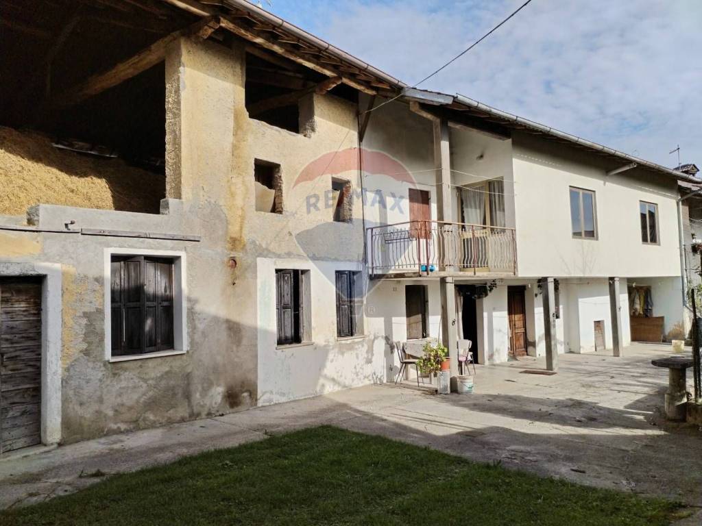 Casa Indipendente in vendita a Borgo Valbelluna farra, 89