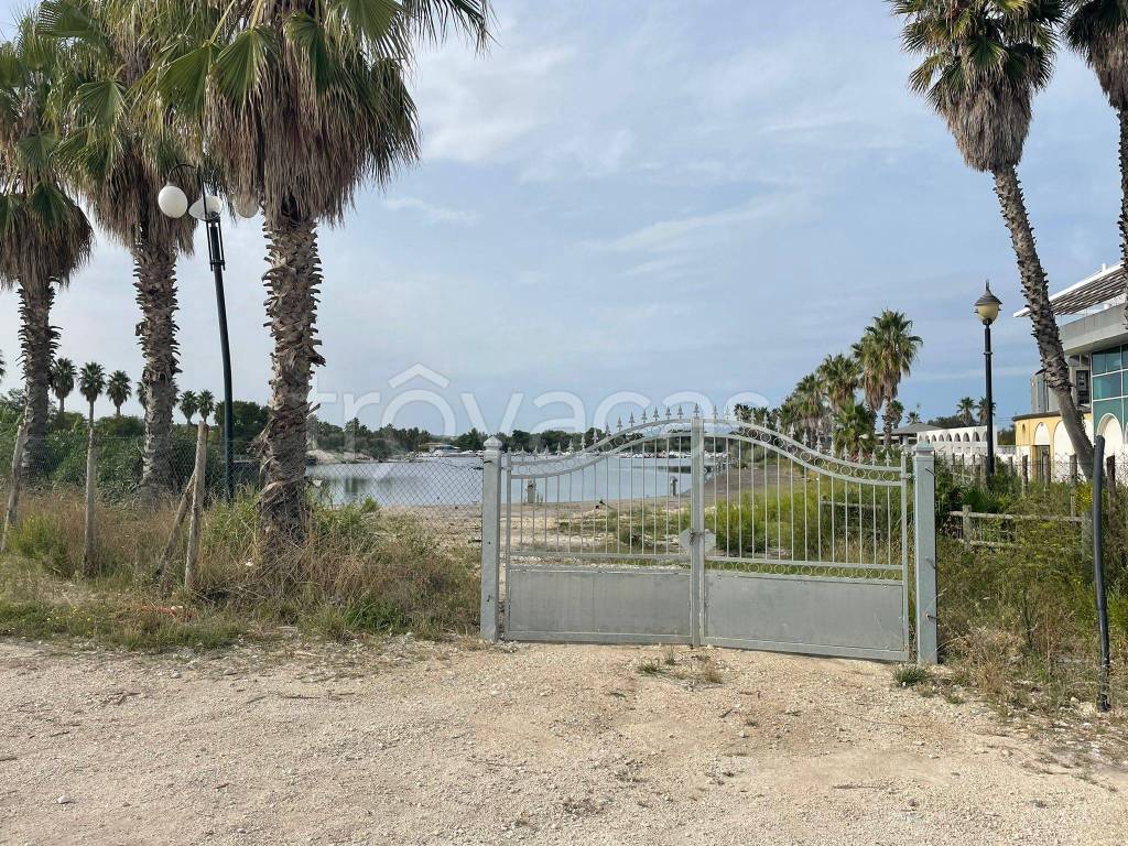 Intero Stabile all'asta a Potenza Picena contrada Torrenova, Snc, Snc