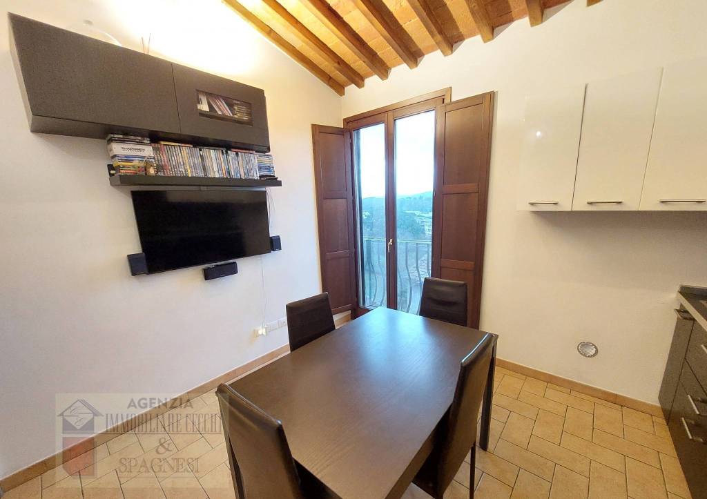 Appartamento in vendita a Carmignano via Francesco Petrarca