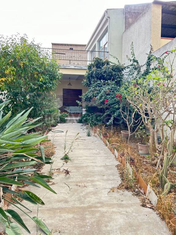 Villa in vendita ad Assemini via Cagliari, 201