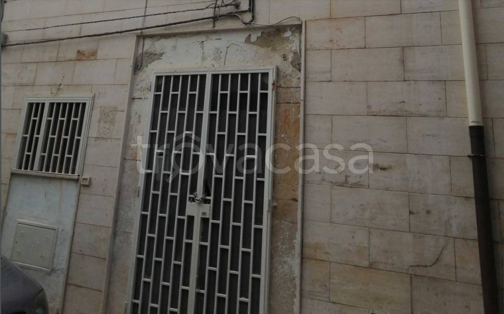 Appartamento all'asta a Canosa di Puglia via Michele Cardilli