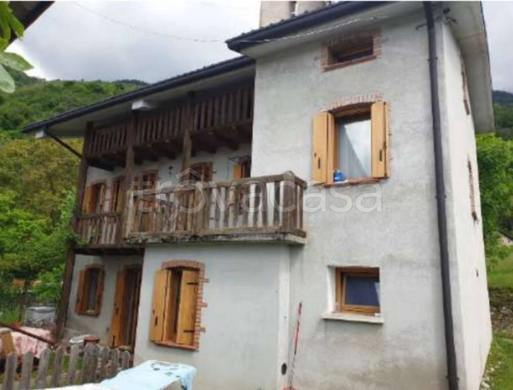 Appartamento all'asta a Revine Lago via Sottocroda