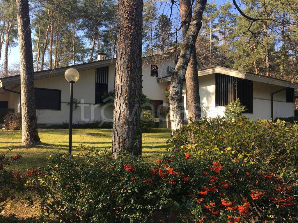 Villa in vendita ad Appiano Gentile
