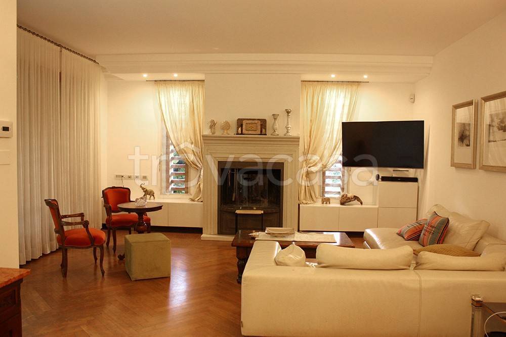Villa in vendita a Riccione viale Maria Borman Ceccarini, 160