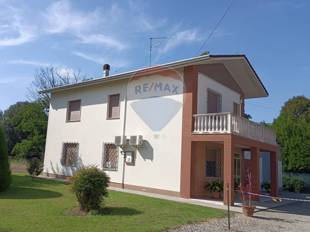 Villa in vendita a Vigarano Mainarda via de Curtis, 14