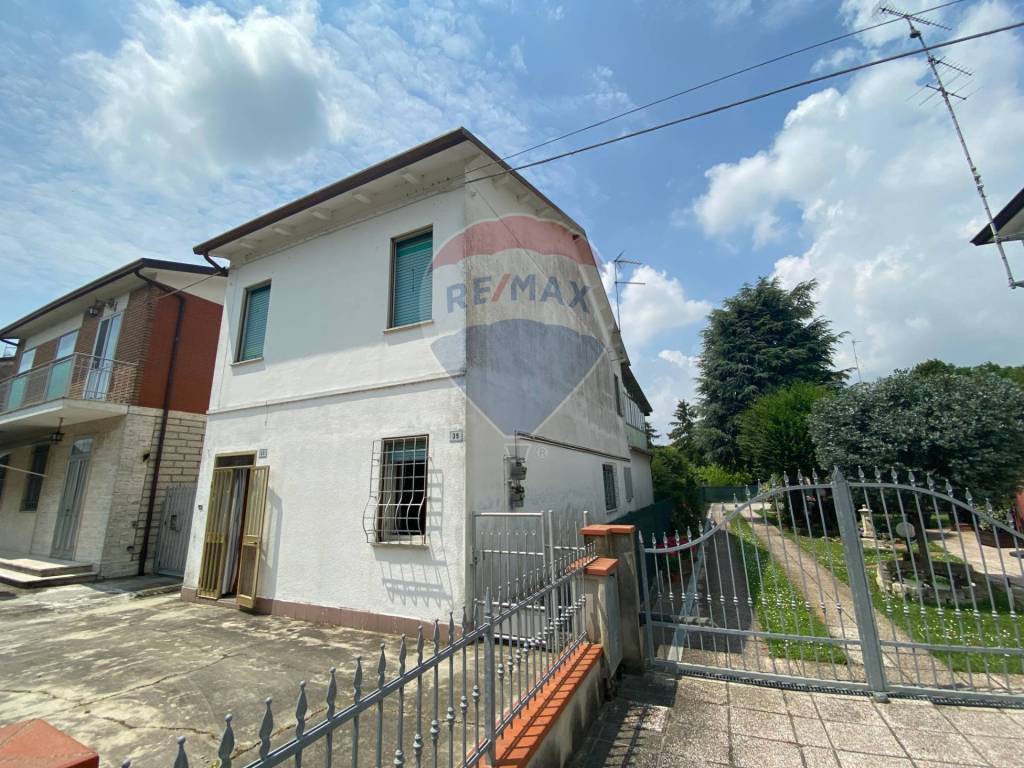 Casa Indipendente in vendita a Jolanda di Savoia via dei martiri, 39