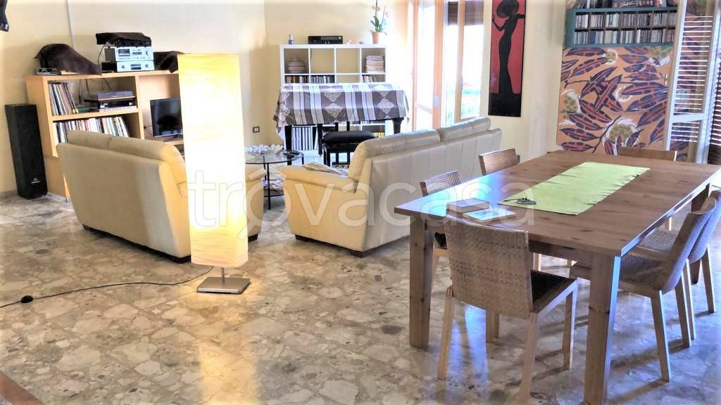 Appartamento in vendita a Terracina via Fratelli Rosselli, 33