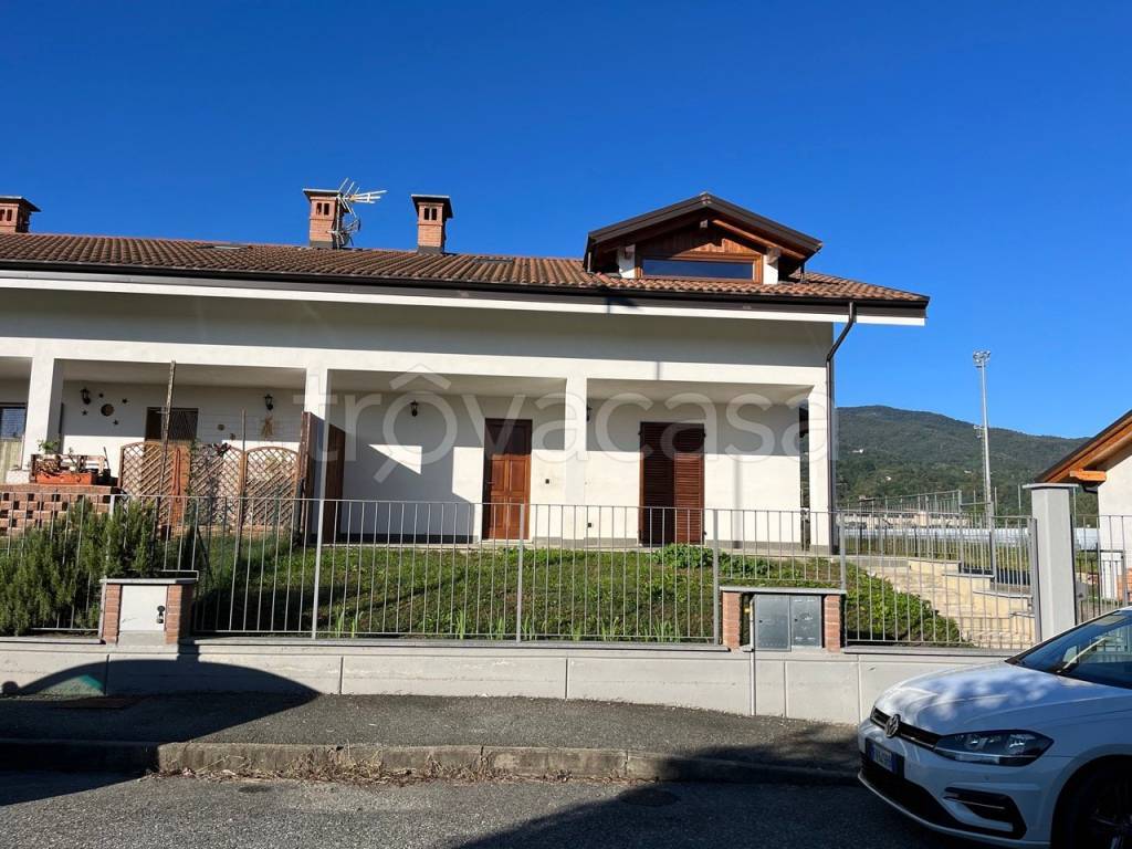 Villa in vendita a Bagnolo Piemonte via Airali, 17