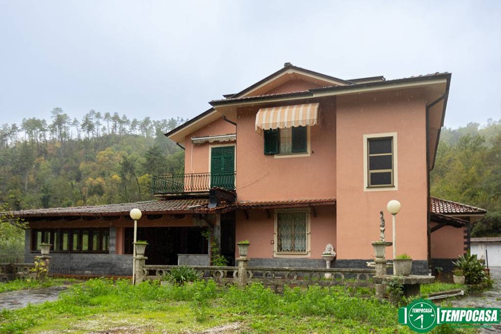 Villa in vendita a Rocchetta di Vara manzile-quaradeghini