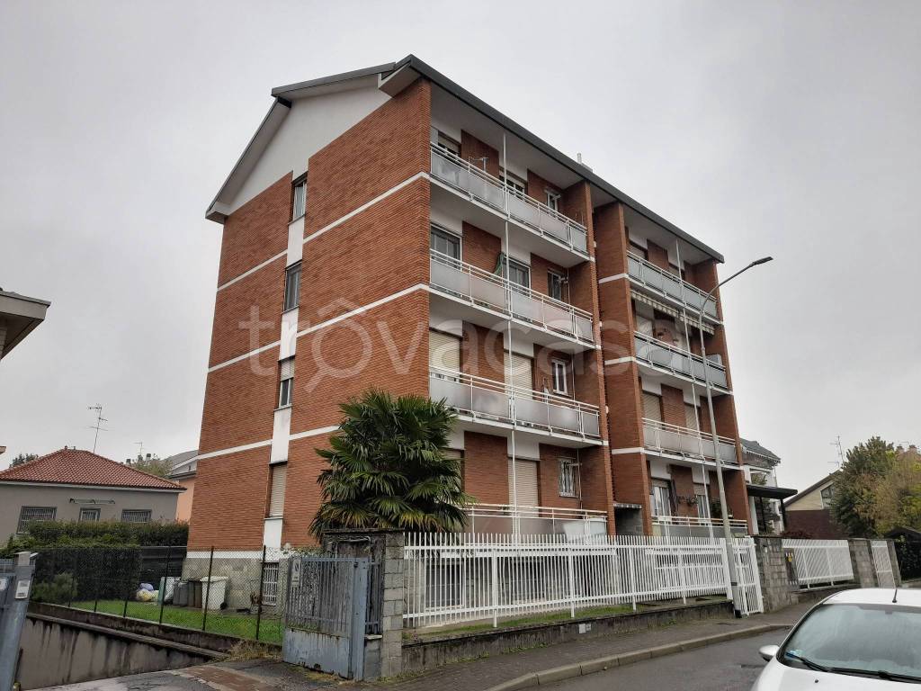Appartamento in vendita ad Arese via Monte Grappa, 3