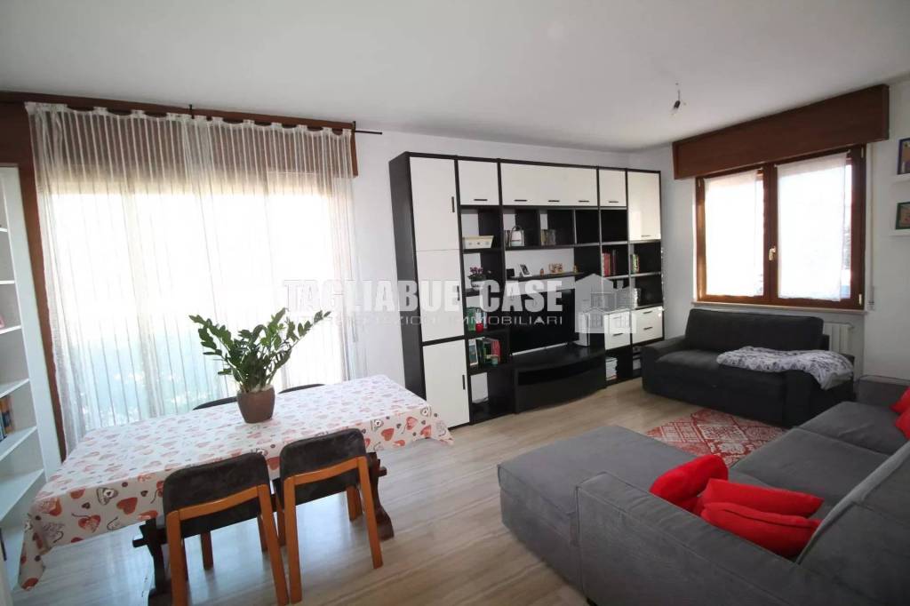 Villa Bifamiliare in vendita a Bresso via Guglielmo Marconi, 9