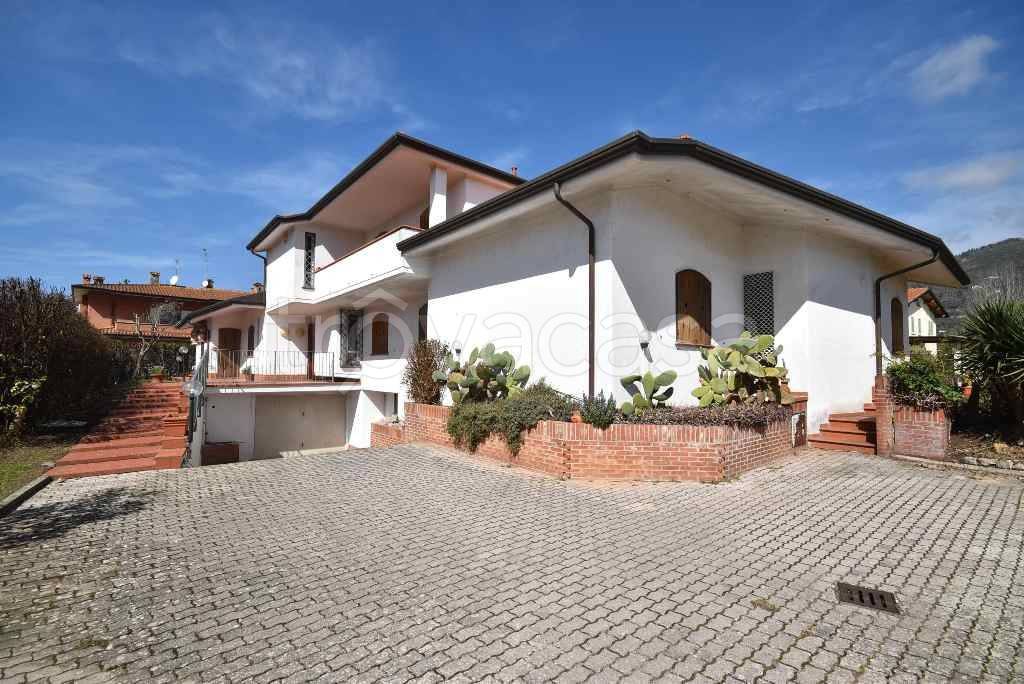 Villa in vendita a Pietrasanta via della Gora, 69