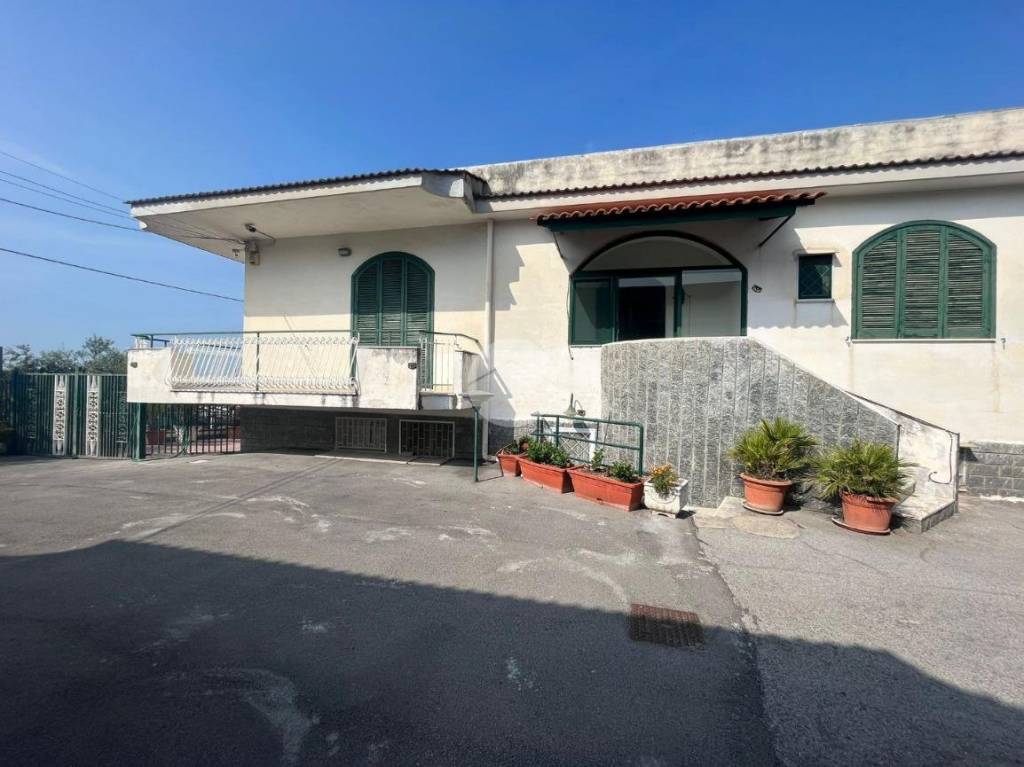 Villa a Schiera in vendita a Gragnano via Petrarca, 26
