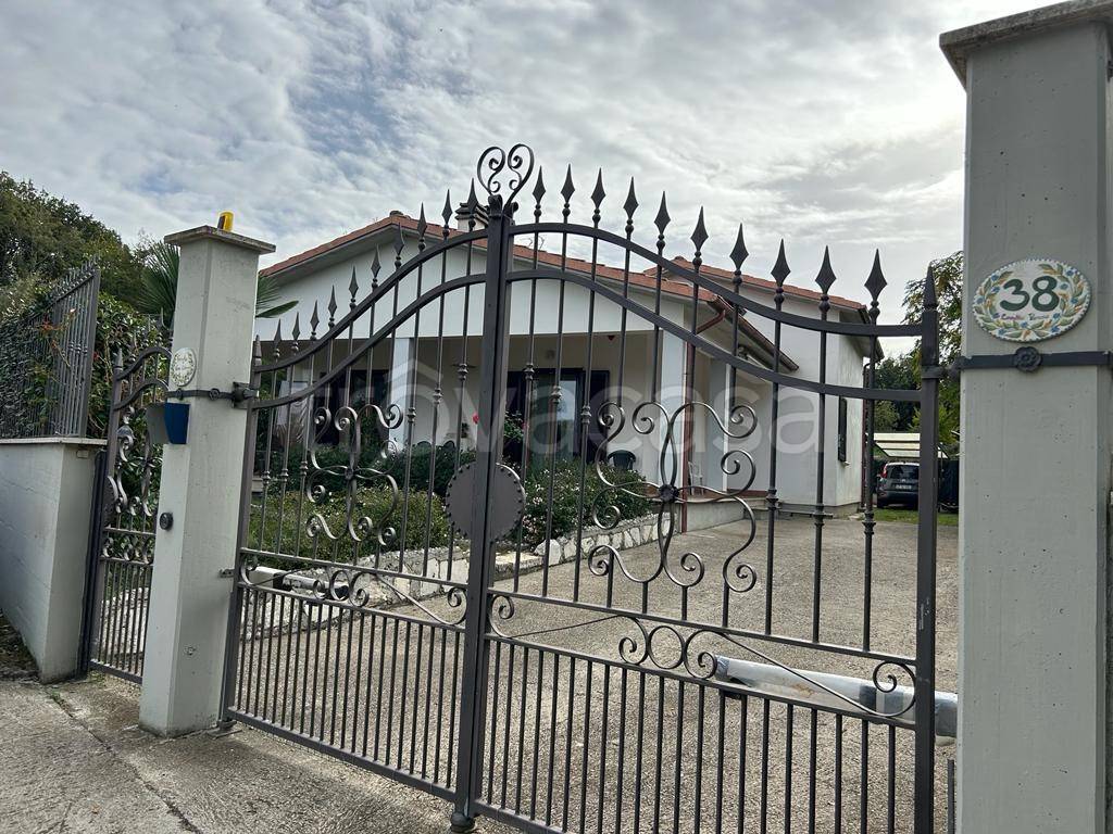 Villa in in vendita da privato a Vasanello contrada Stoppaccia, 38