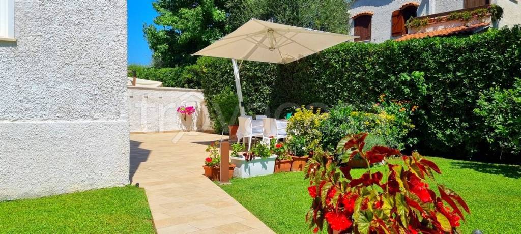 Villa Bifamiliare in vendita a San Felice Circeo via Terracina