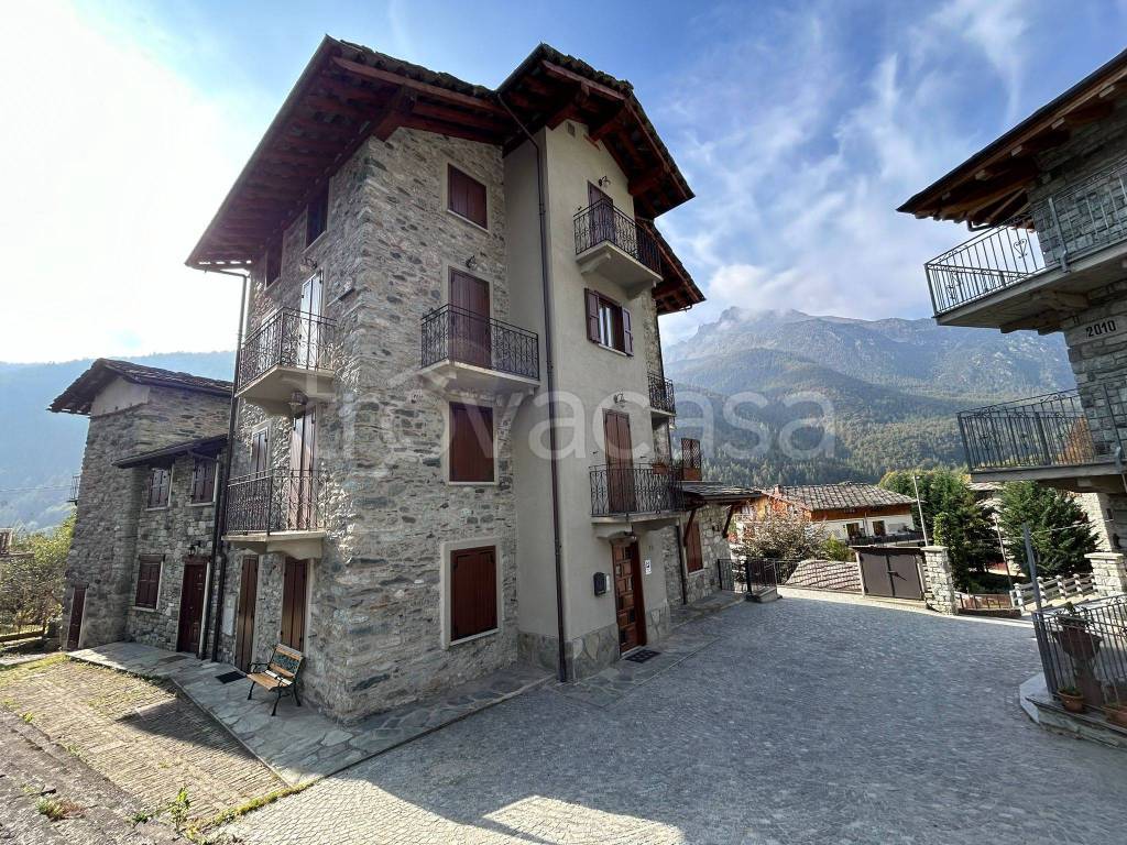 Appartamento in vendita ad Ala di Stura piazza Centrale