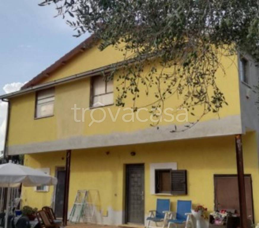 Villa all'asta a Cisterna di Latina via Virgilio