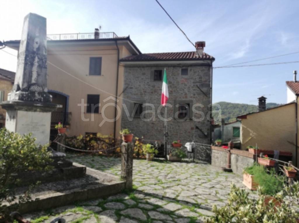 Appartamento all'asta a Bagni di Lucca località Gombereto Strada di Paese