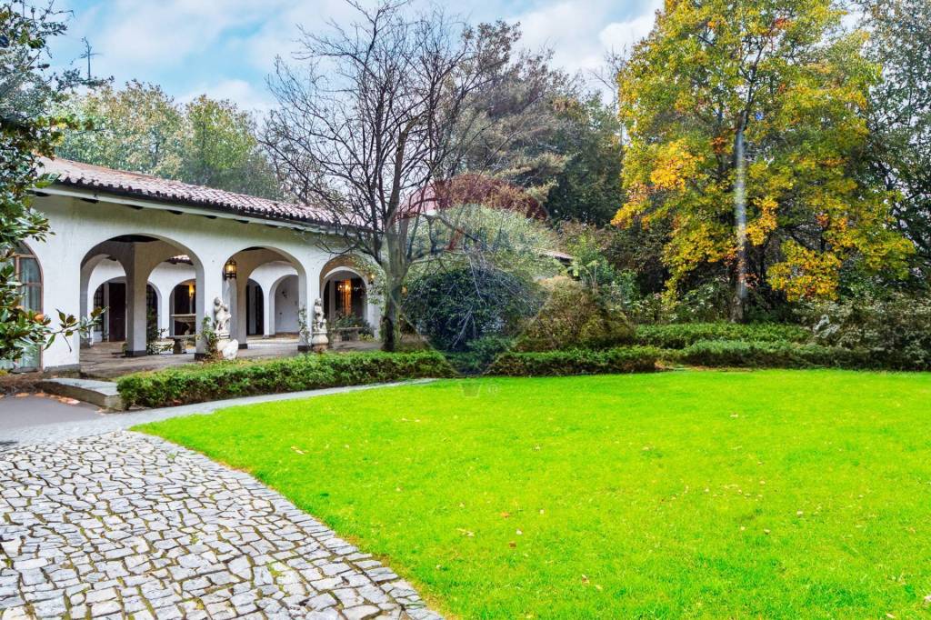 Villa in vendita a Casatenovo via alcide de gasperi, 24