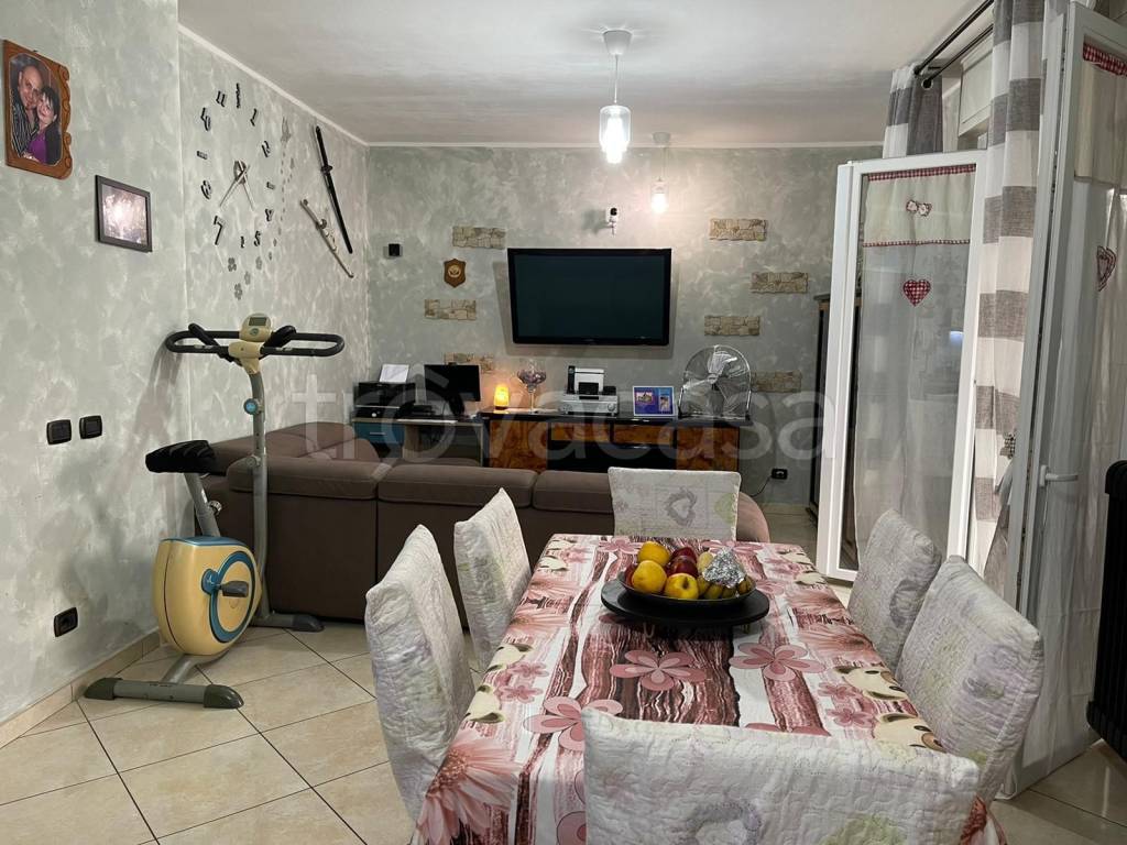 Appartamento in vendita a Castano Primo via Canaletto