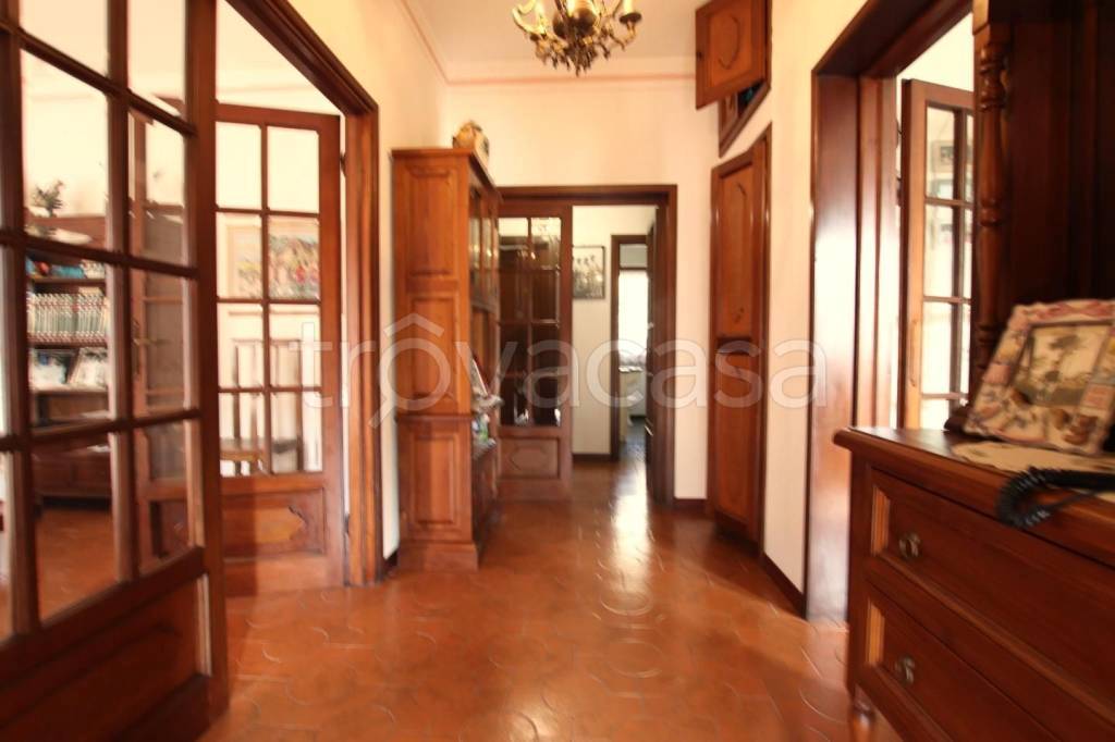 Appartamento in vendita a Lucca via di Mezzo ii,, 525