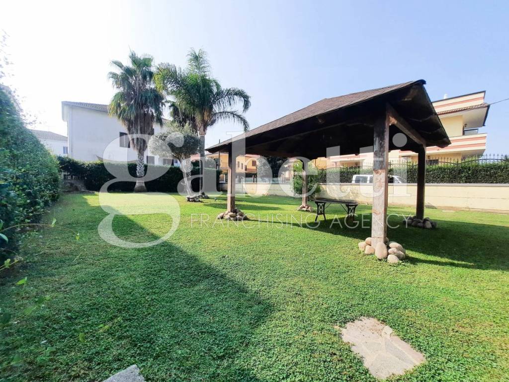 Villa Bifamiliare in vendita a Giugliano in Campania via lago patria, 146