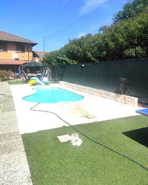 Casa Indipendente in vendita a Prarolo cascina Trebbie