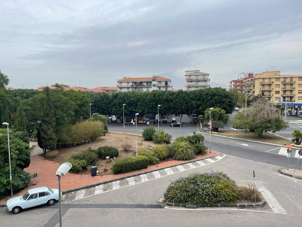 Appartamento in vendita a Catania piazza Eroi d'Ungheria