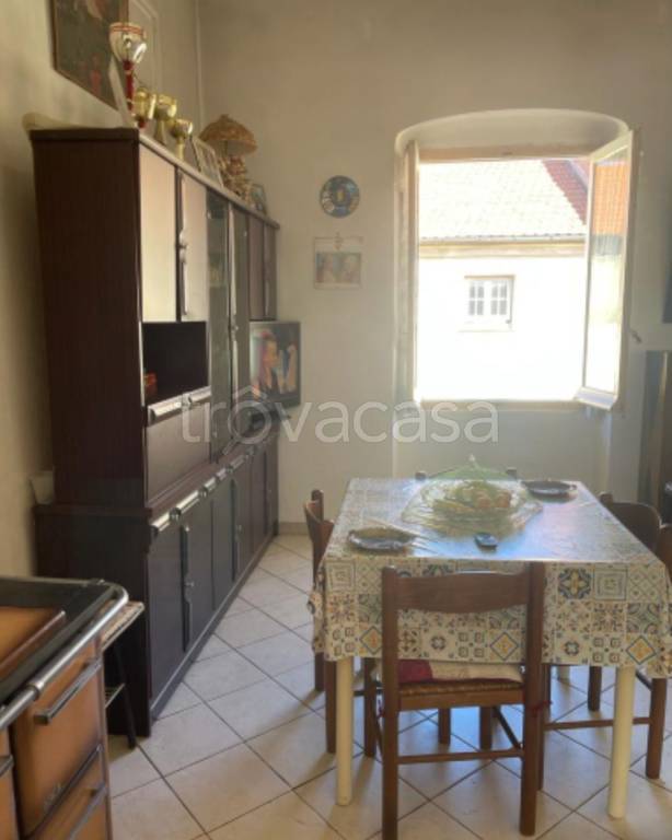 Appartamento in vendita ad Albenga via Enrico d'Aste