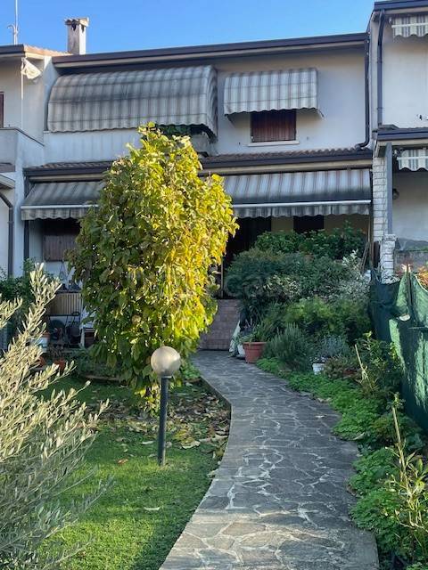 Villa a Schiera in vendita a Brescia via Jacopo Robusti