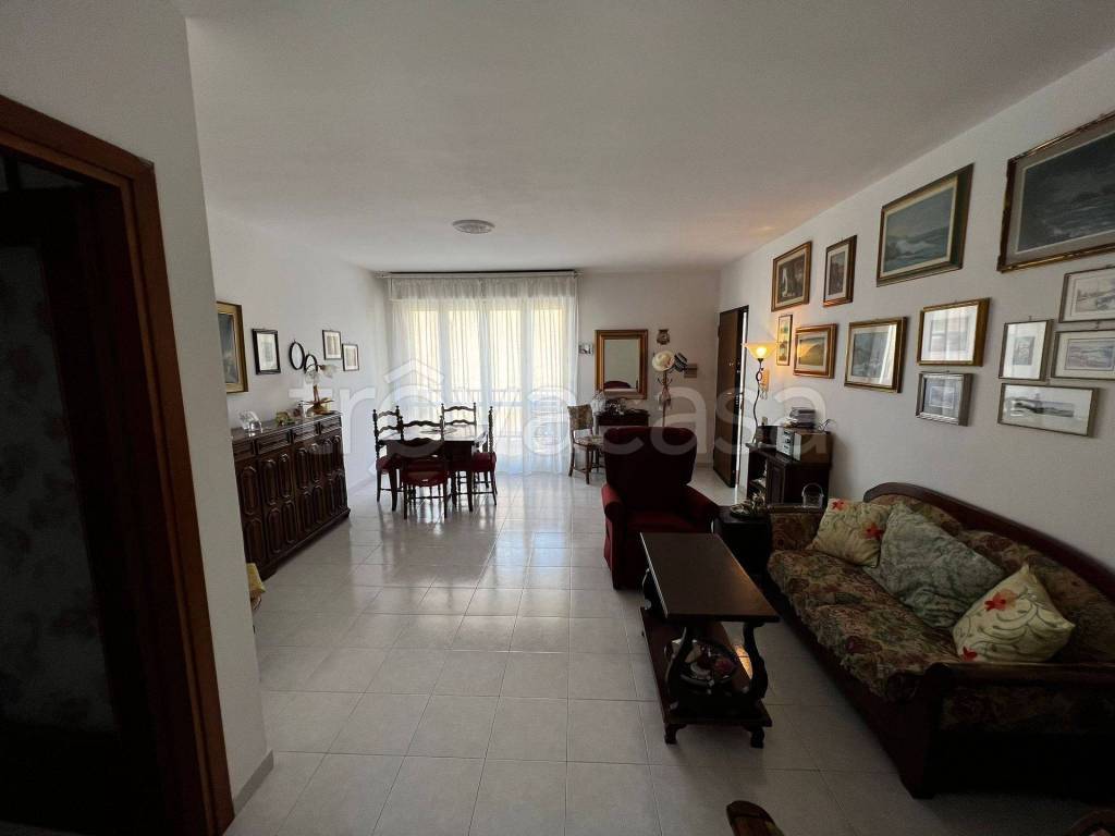 Appartamento in vendita a Castagneto Carducci via g. Donizetti, 18, 57022 Donoratico li, Italia