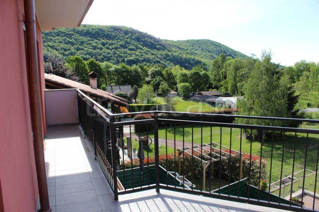 Appartamento in vendita a Brovello-Carpugnino