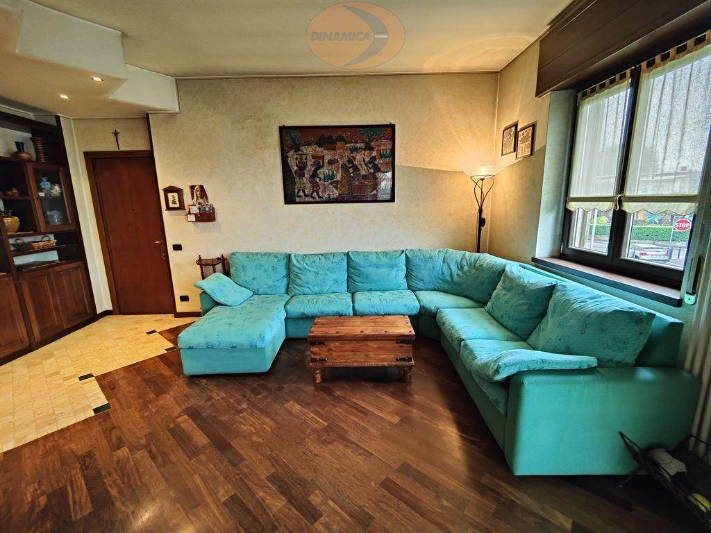 Appartamento in vendita a Casatenovo via Dante Alighieri