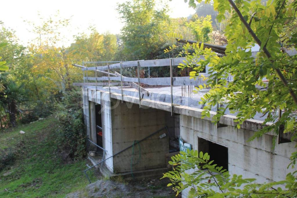 Villa in vendita a Belgirate