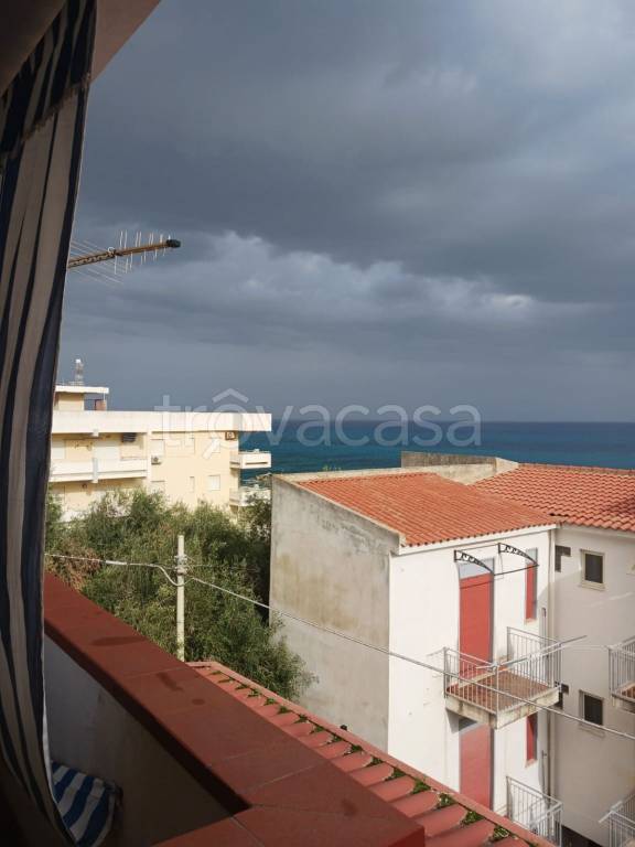 Appartamento in vendita a Messina lungomare Acqualadroni, 5