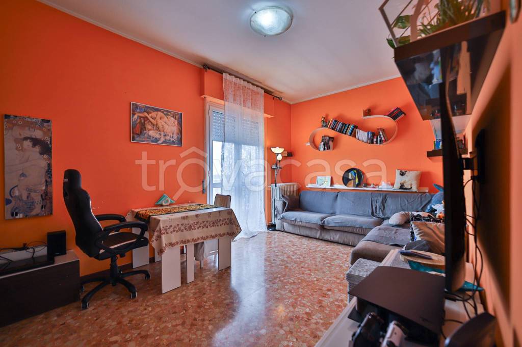 Appartamento in vendita a Bernareggio via Giuseppe Di Vittorio