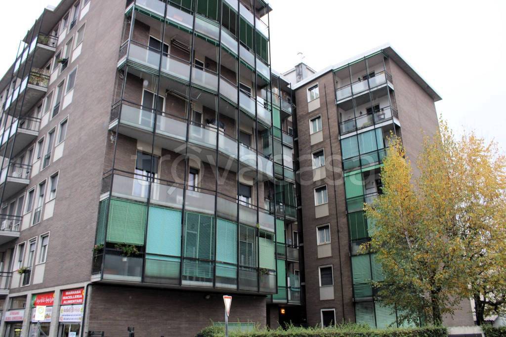 Appartamento in vendita a Vercelli piazza Lazio, 11